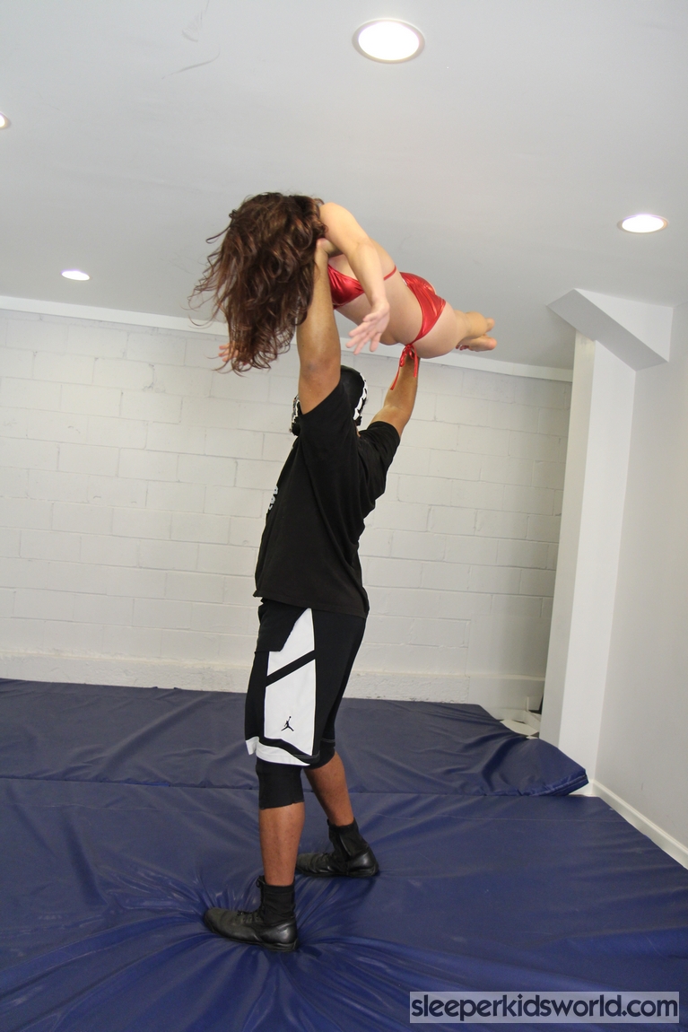 TRACY JORDAN vs TINY: 6'9 Tiny destroys the beautiful Tracy Jordan!! Full clip available now at ...